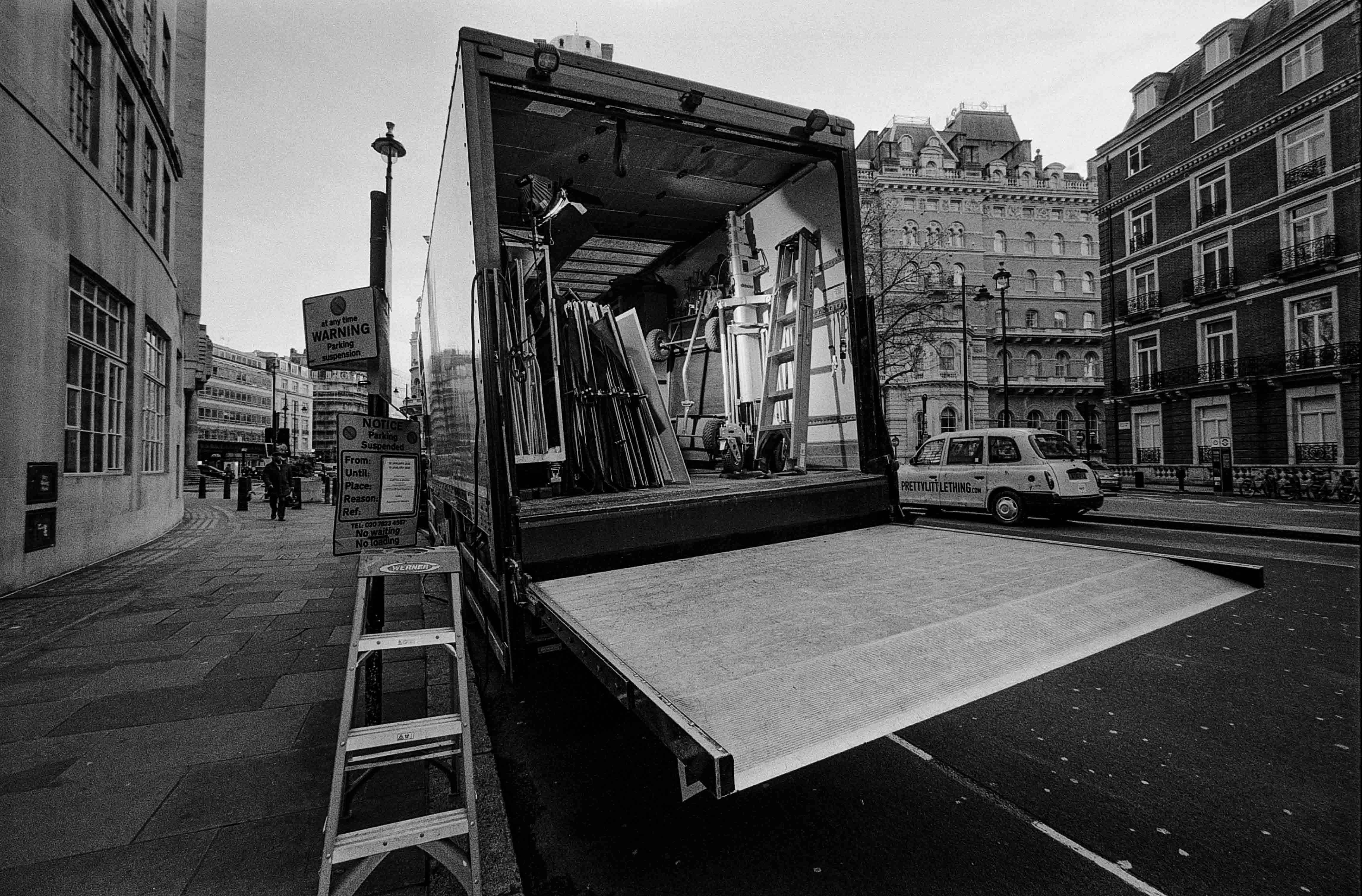 Kentmere 400 Review + Photos (Budget 35mm B&W Film)